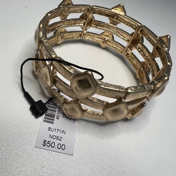 White House Black Market | Jewelry | Whbm Gold Tone Stretch Bracelet 8 ...